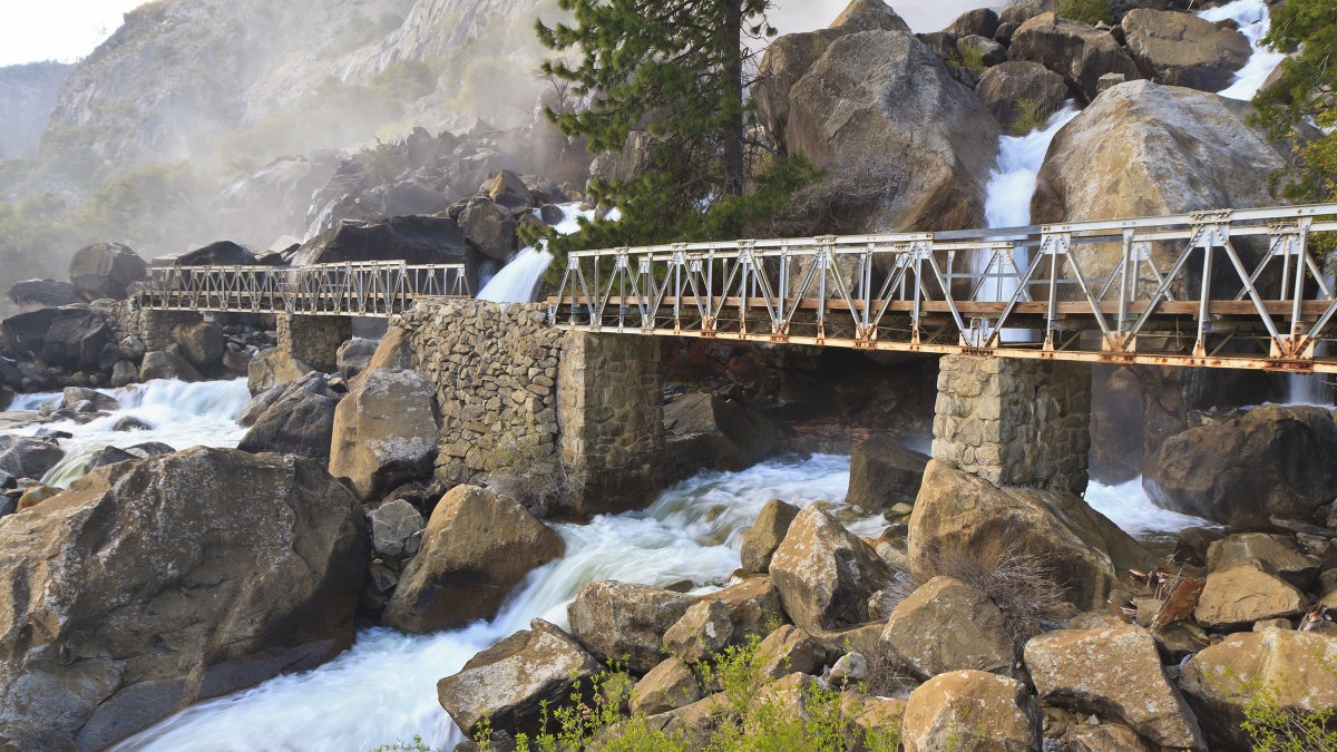 Easy Hike to Wapama Falls in Hetch Hetchy Valley