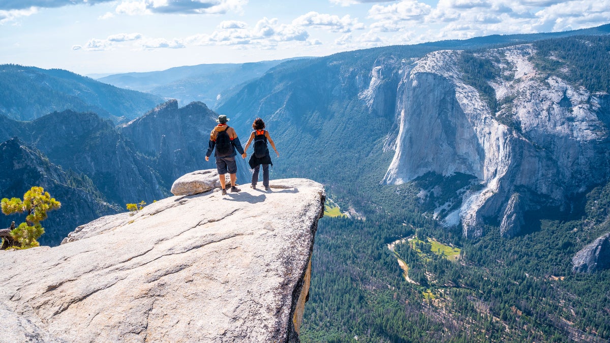 Hike to Taft Point in Yosemite National Park